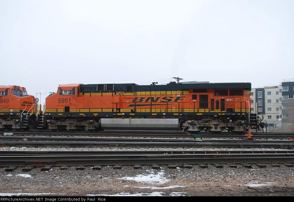BNSF 5951